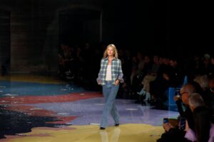 90. léta, nesmrtelné trendy, které baví celý svět i dnes | MODIVO runway